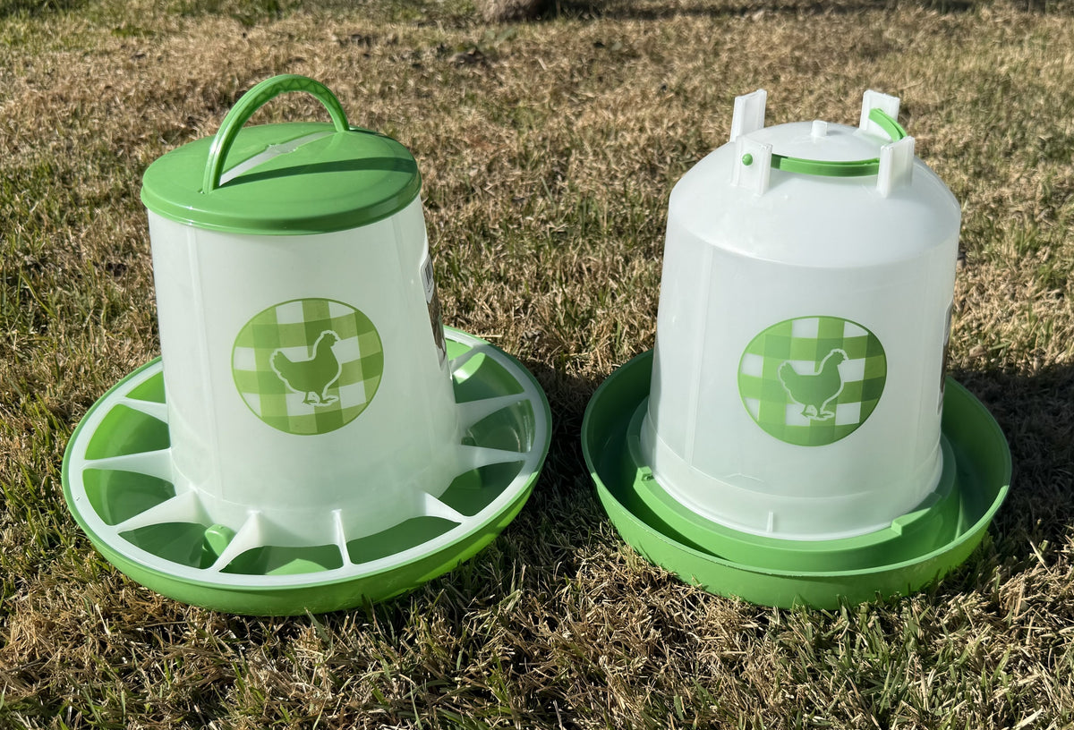 Zylina Chicken Waterer 1.5 Gallon and Feeder 13 lbs Combo in Green (Z-