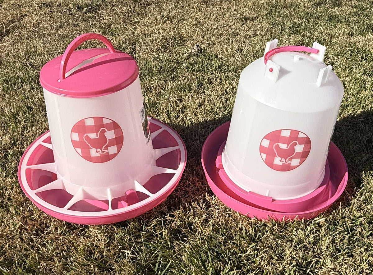 Zylina Chicken Waterer 1.5 Gallon and Feeder 13 lbs Combo in Fuchsia