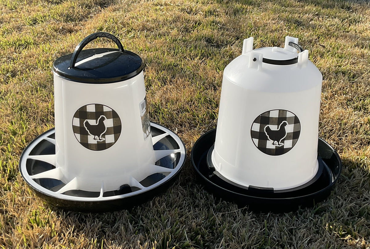 Zylina Chicken Waterer 1.5 Gallon and Feeder 13 lbs Combo in Black (Z-